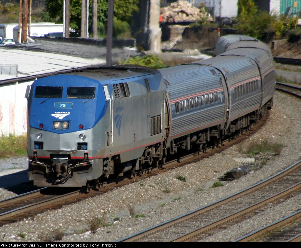 AMTK 75 Gliding into the station
